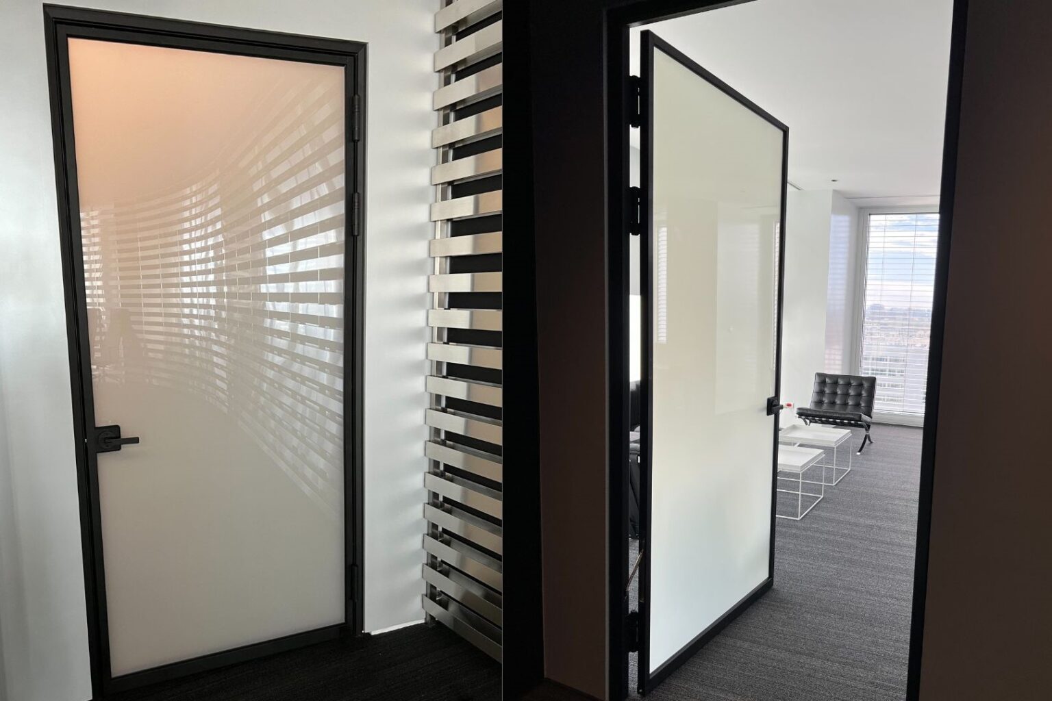 Meeting Room Glass Door Spring Hinges: A Smart Office Solution
